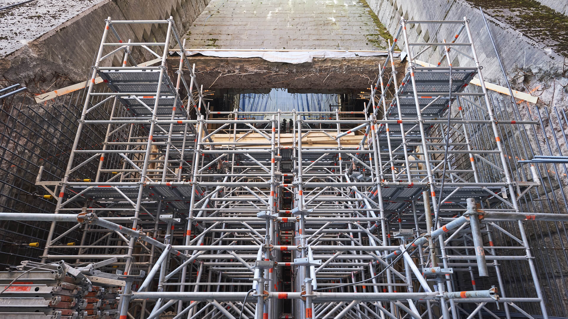 Skanska contracting at a hydroelectric power plant with the TG 60 ...